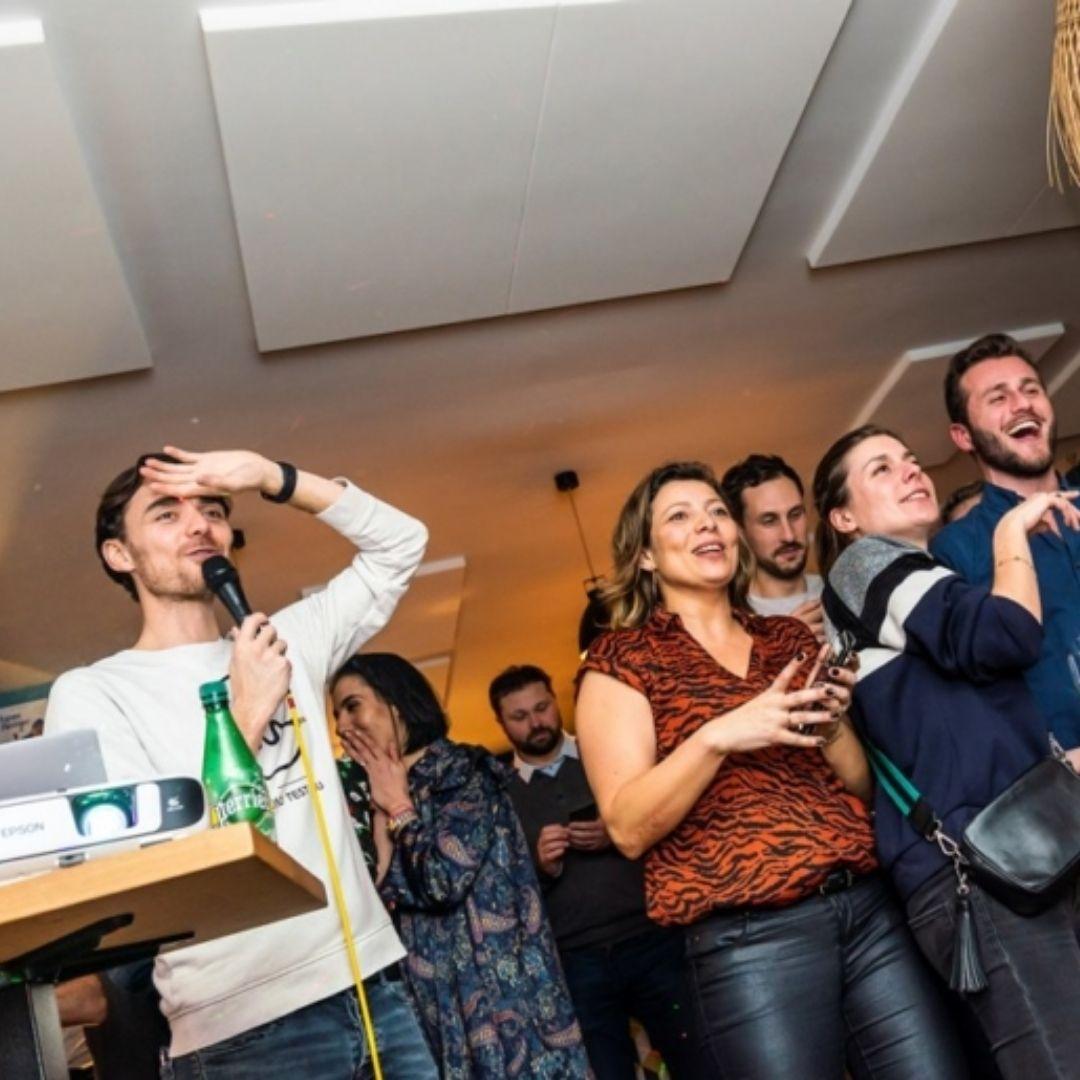 Le blind test team building & personnalisable. Performance live disponible