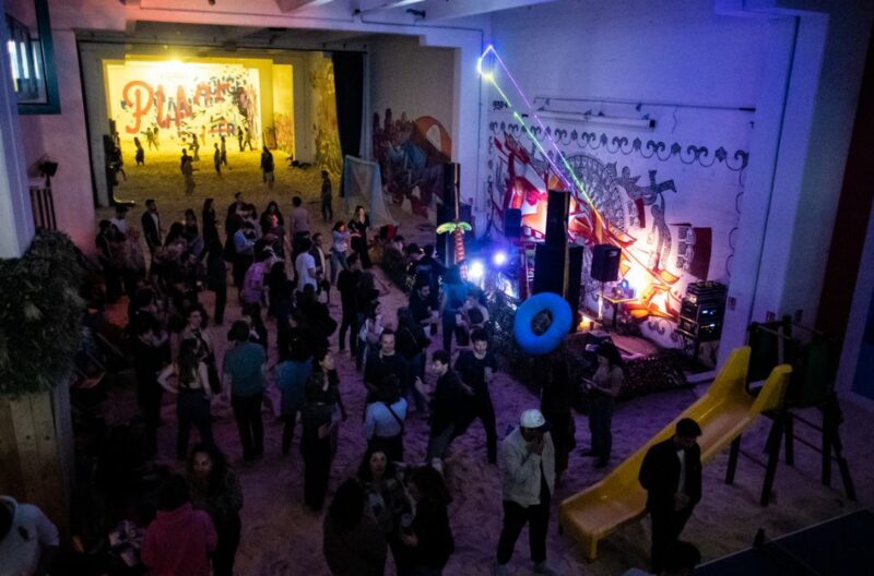 Indoor Beach Party - Hobbymood